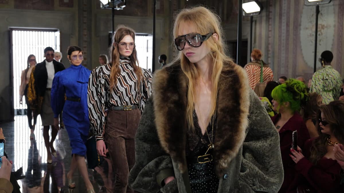 Gucci revives the flamboyant memory of the 1970s for a cruise show ...