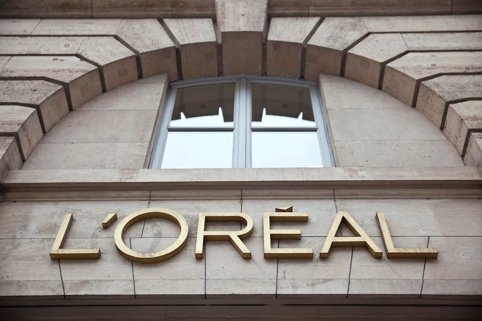[STOCK MARKET UPDATE] European markets cautious : trade tensions weigh, L'Oréal goes it alone in ...