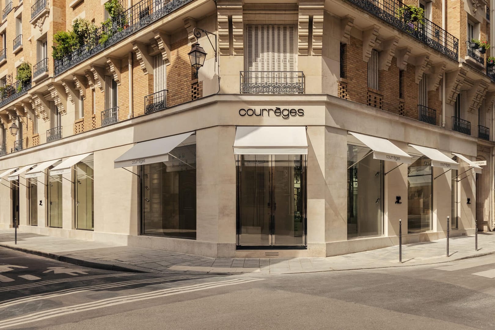 Courrèges opens a new boutique in the Marais district - Luxus Plus