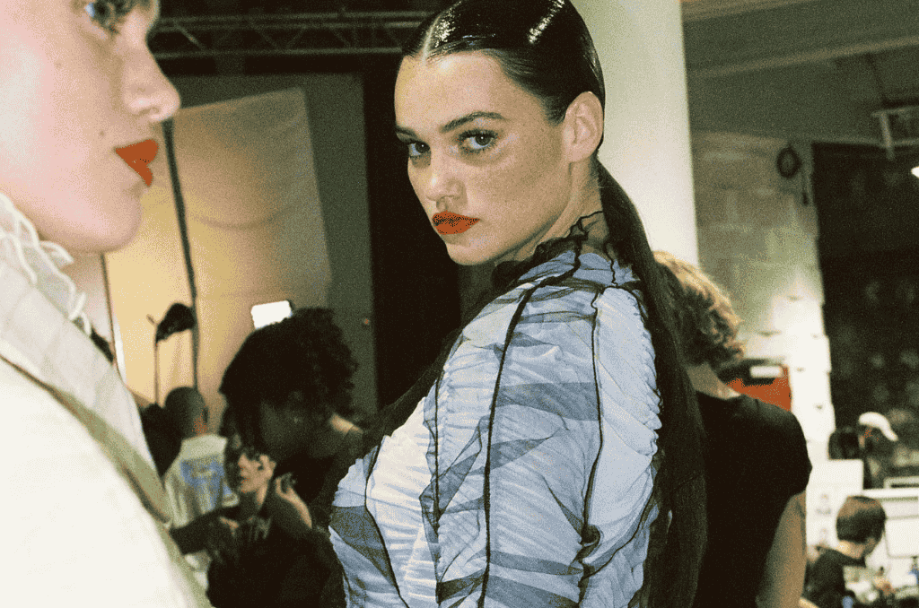 Ester Manas: inclusive fashion that celebrates all morphologies - Luxus ...