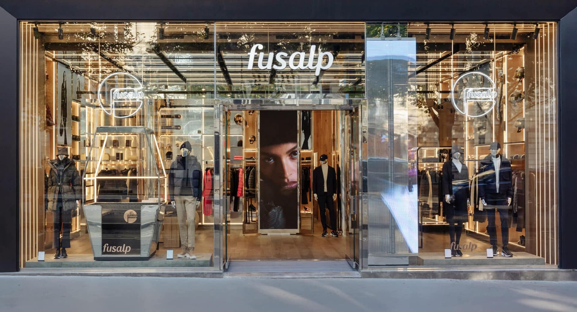 Fusalp ouvre son premier flagship store dans le Triangle d’or Parisien ...